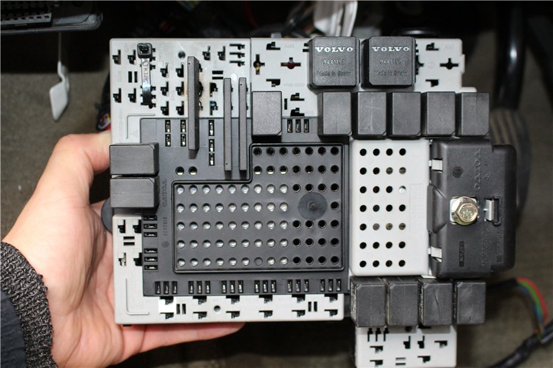 Volvo CEM repair and synchronization with engine ECU Service – almlohecar