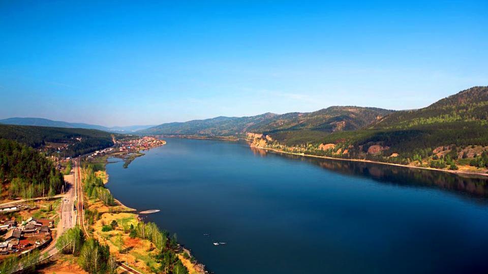 Yenisei: Etimología, Historia, Geografía, Ecosistema, Flora, Fauna