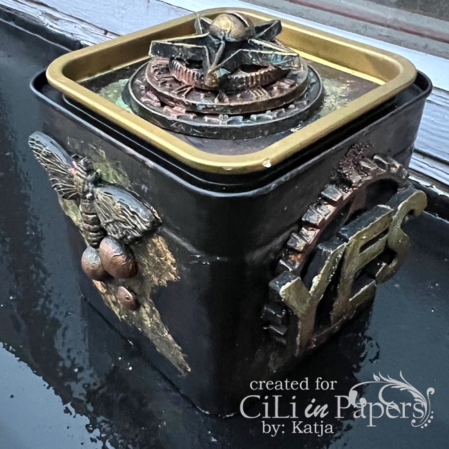 Teask i mixed media stil