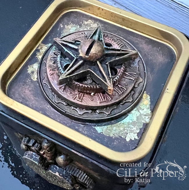 Teask i mixed media stil