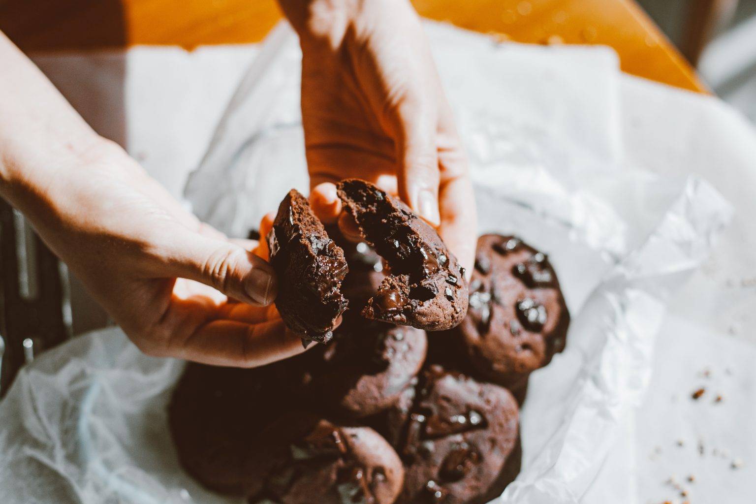Choklad och PMS – varför kvinnor blir sugna på choklad vid mens - Way ...