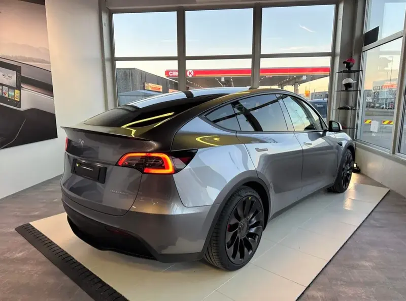 Tesla Model Y Quicksilver - Chargefy