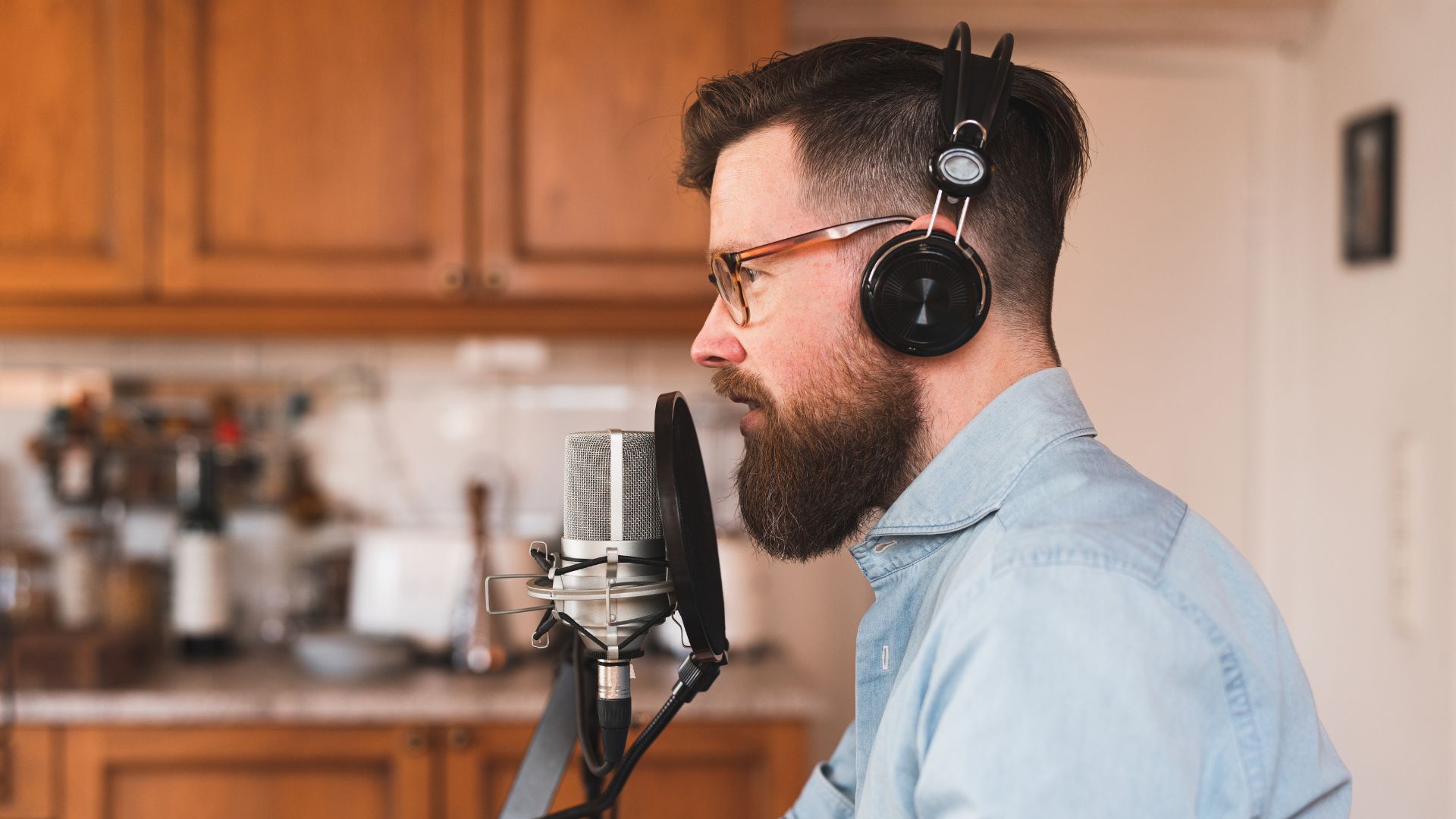 How To Record a Podcast - The Complete Guide | Claricast