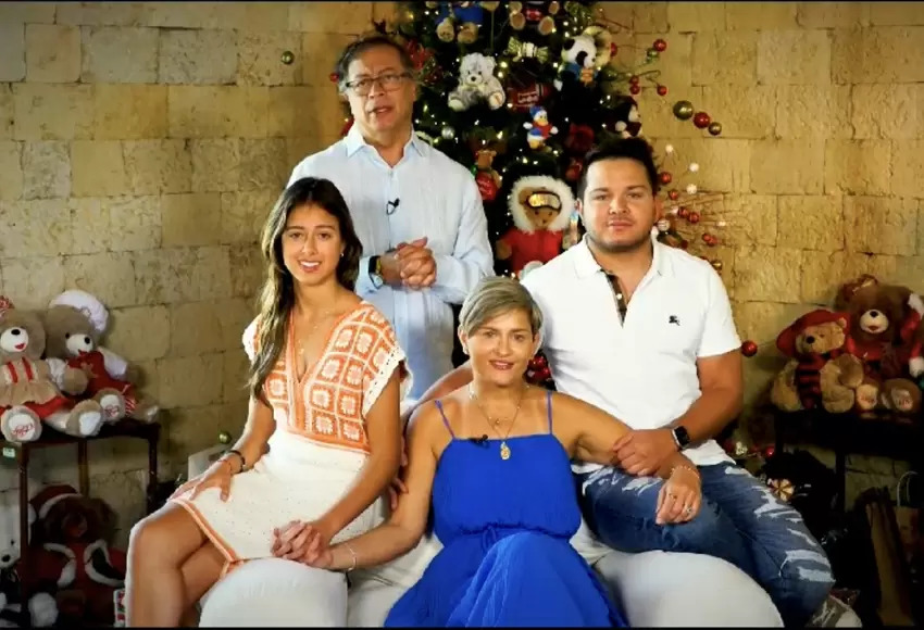 President Gustavo Petro en zijn familie sturen kerstboodschap ...