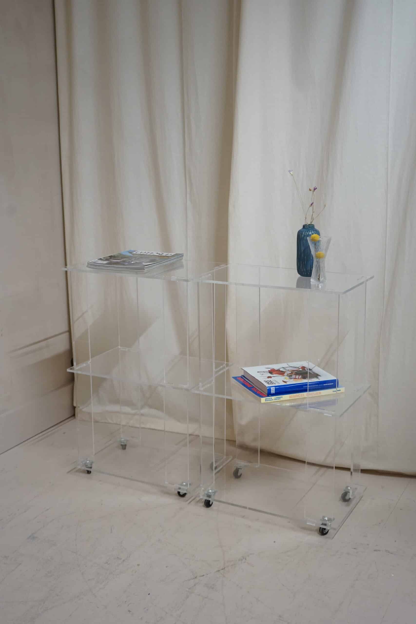 Hylla/ sidobord i plexiglas - Folks Interiör