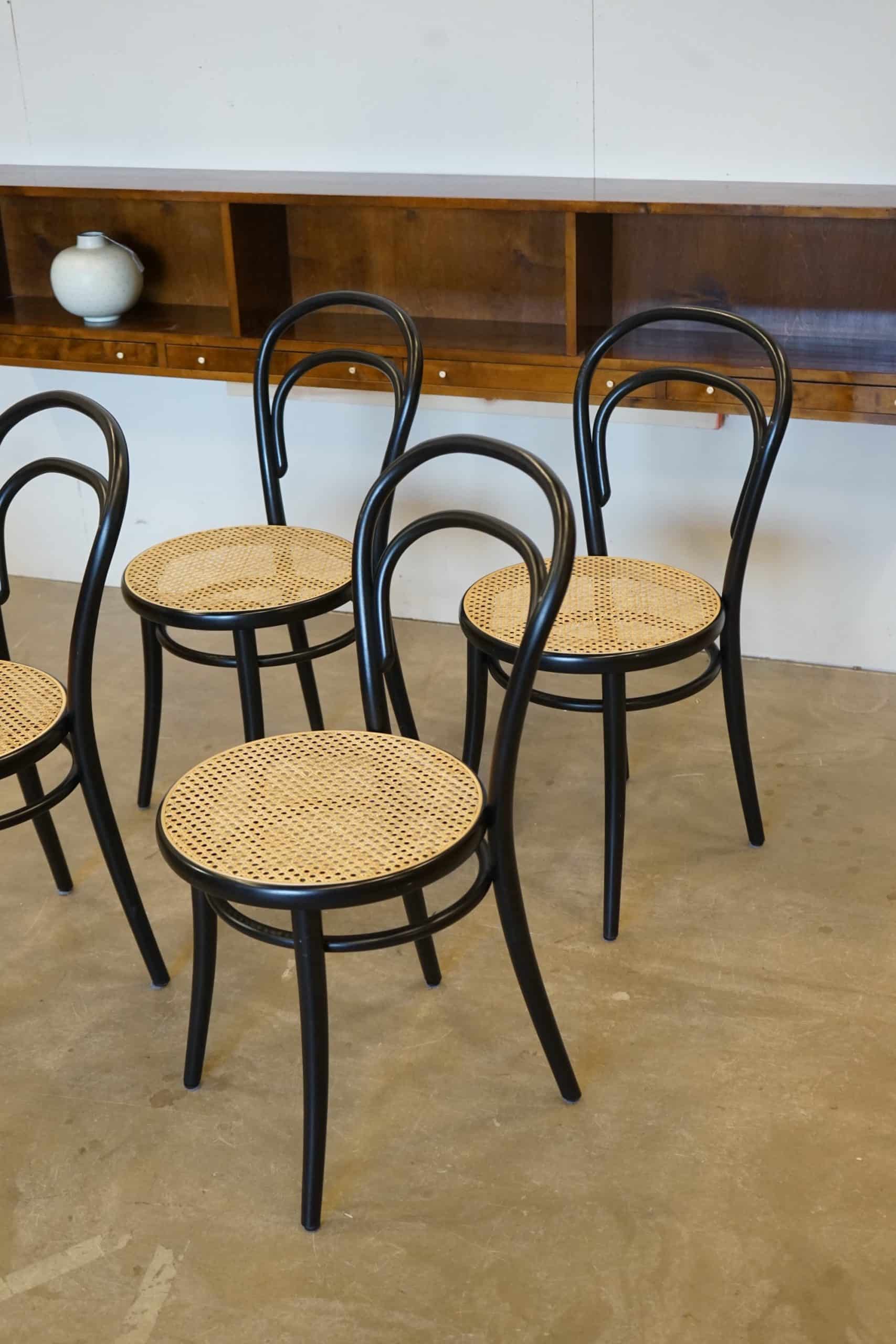 Stol No 14, 4 st, Ton, Michael Thonet Folks Interiör