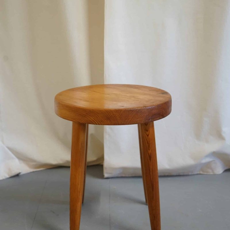 Rund pall i furu, 1900-talets mitt - Folks Interiör