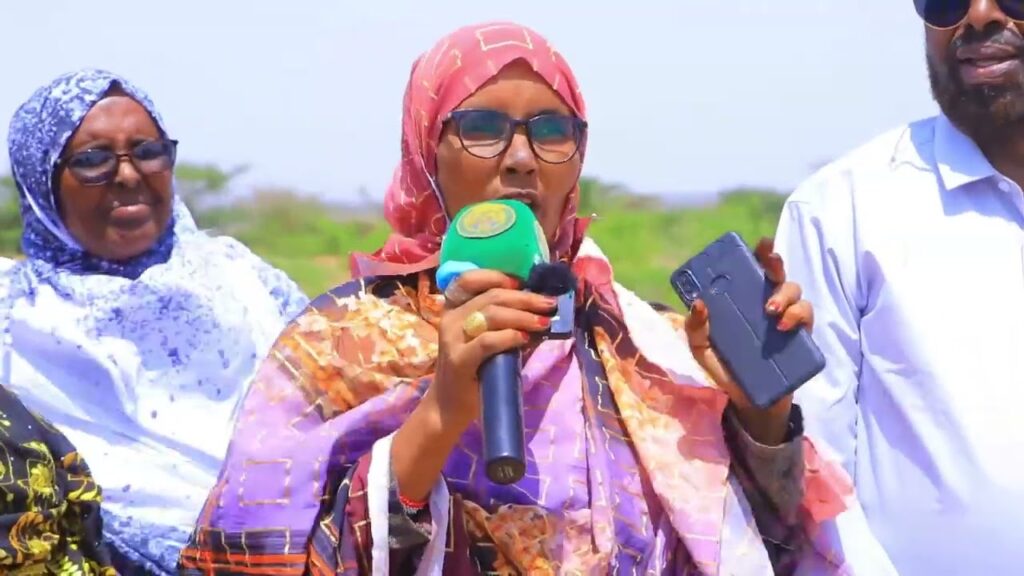 Wasiirka Biyaha JSL Iyo Maamulka Gobolka Gabiley oo Magaalada Arabsiyo ... Wasiirka Biyaha JSL Iyo Maamulka Gobolka Gabiley oo Magaalada Arabsiyo ...