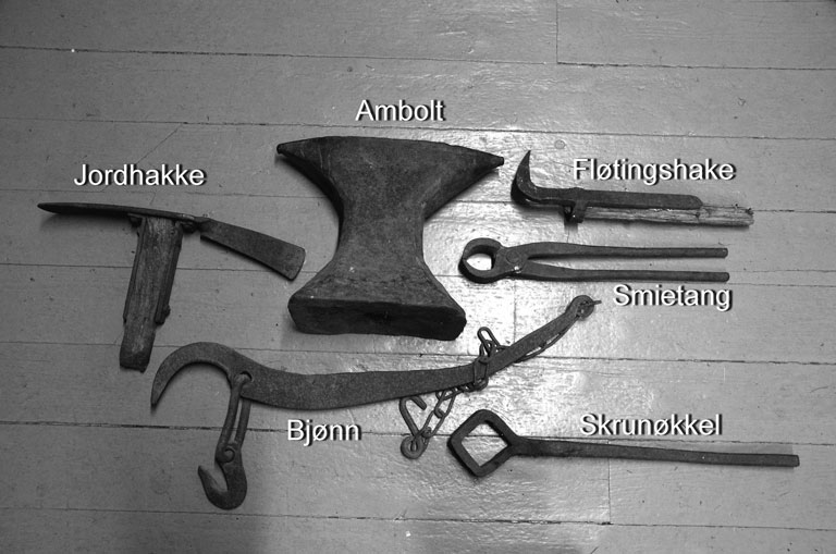Produksjon og produkter fra Mostadmark Jernverk - Historielaget Hommelviks Venner.