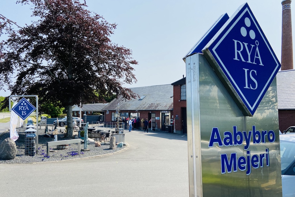 Gratis is, sol, sjov og hygge - Kom til Aabybro Mejeri på lørdag - Jammerbugtposten.dk