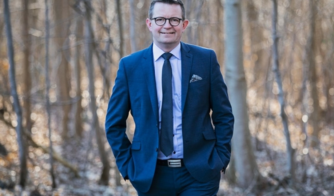 Skandaleramt borgmester stopper : Scorer million på vej ud af døren – betalt af skatteyderne ...