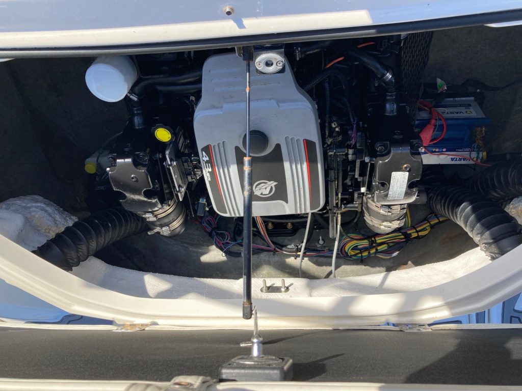 Larson LSR 2000 – Klarup båd og motorcenter