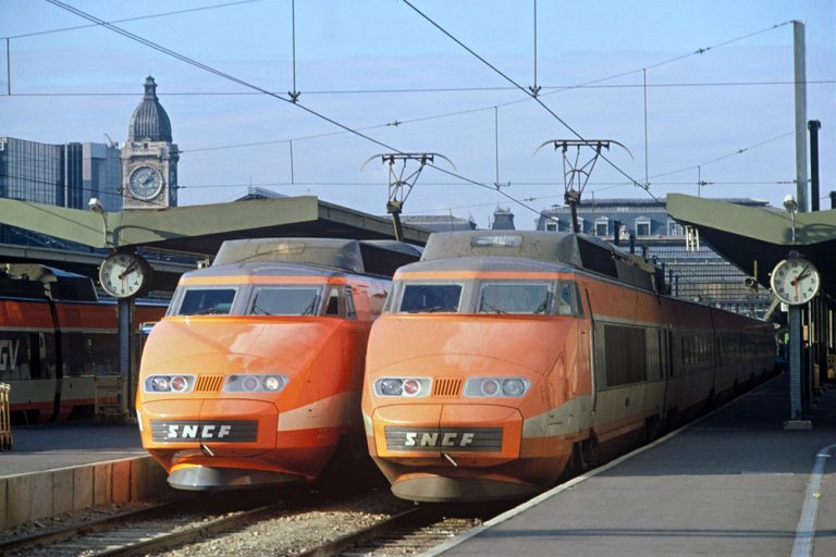 High speed train in France - The Railway dictionary of Mediarail.be
