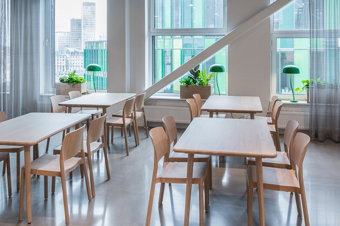 Curve Table - Front Design - Les Vrais