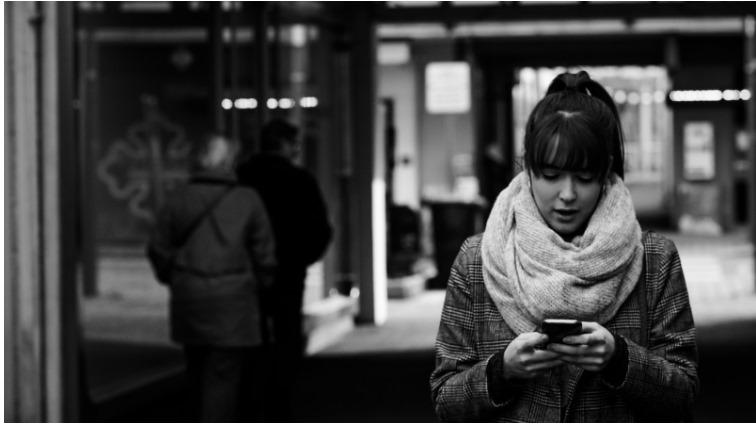 10 Glaring Signs You Are an Insecure Girlfriend - Love Pavillion