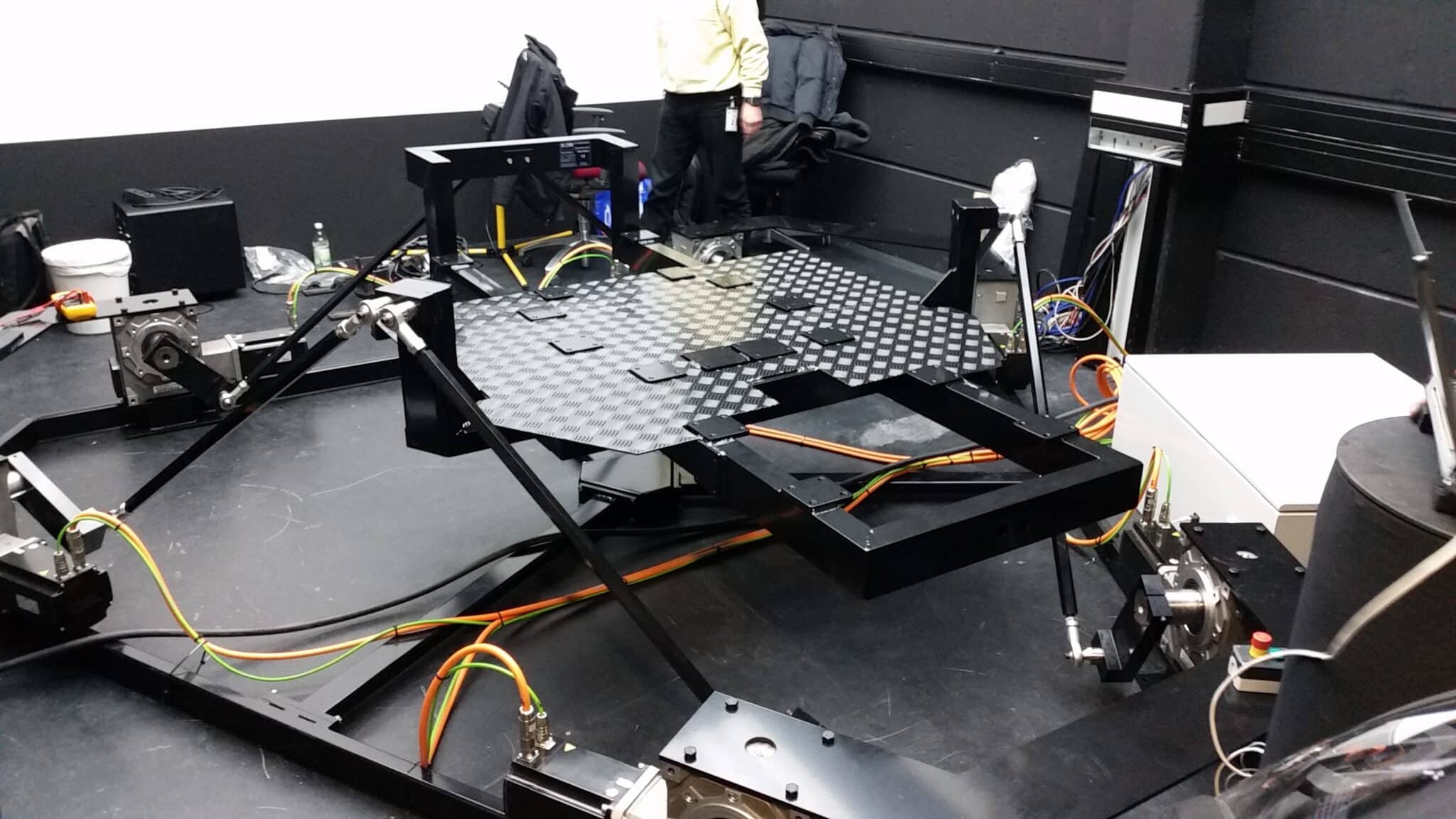 MOTION FOR SIMULATORS - CUSTOM MOTION PLATFORMS