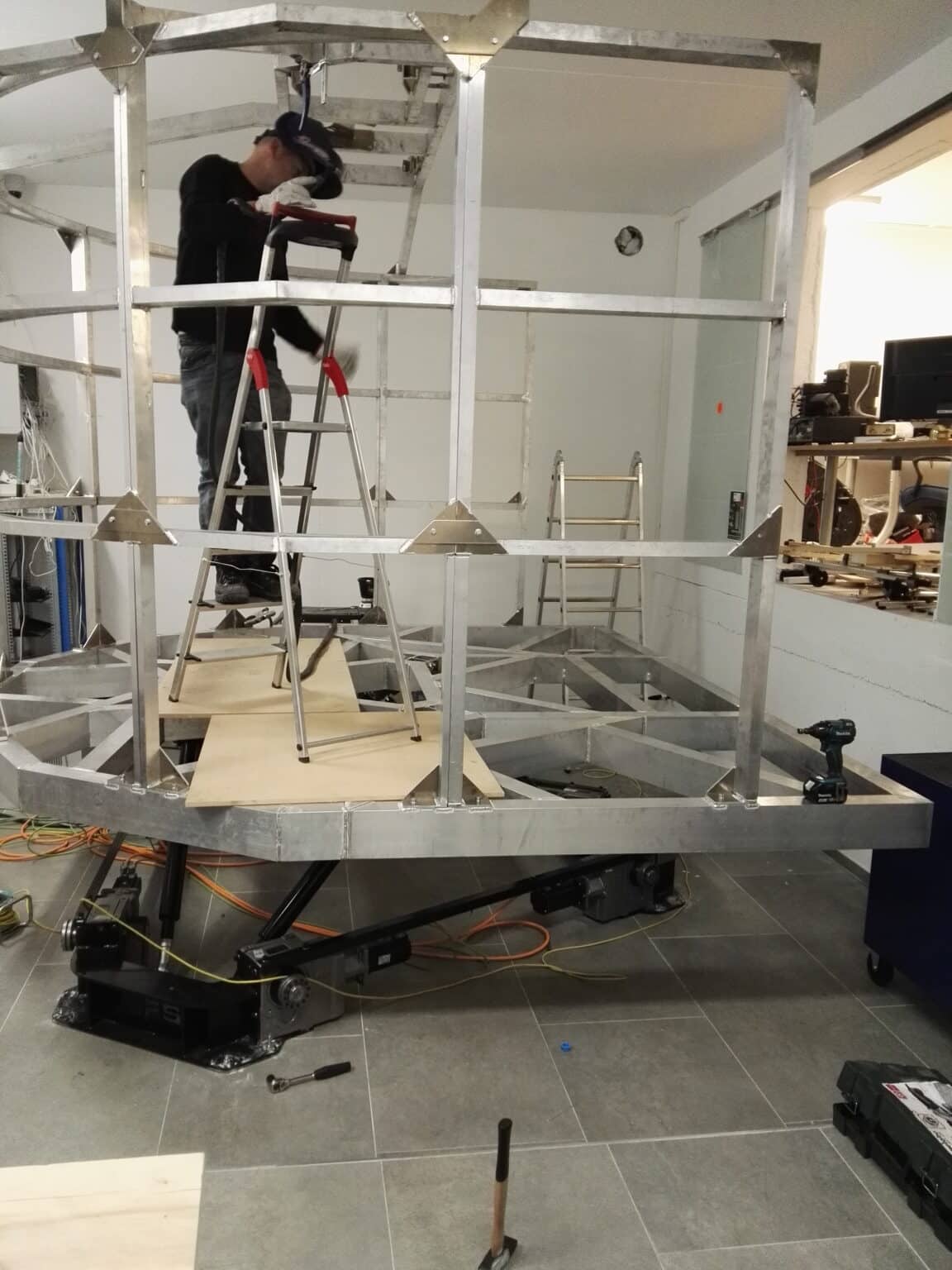 MOTION FOR SIMULATORS - 6DOF MOTION PLATFORMS