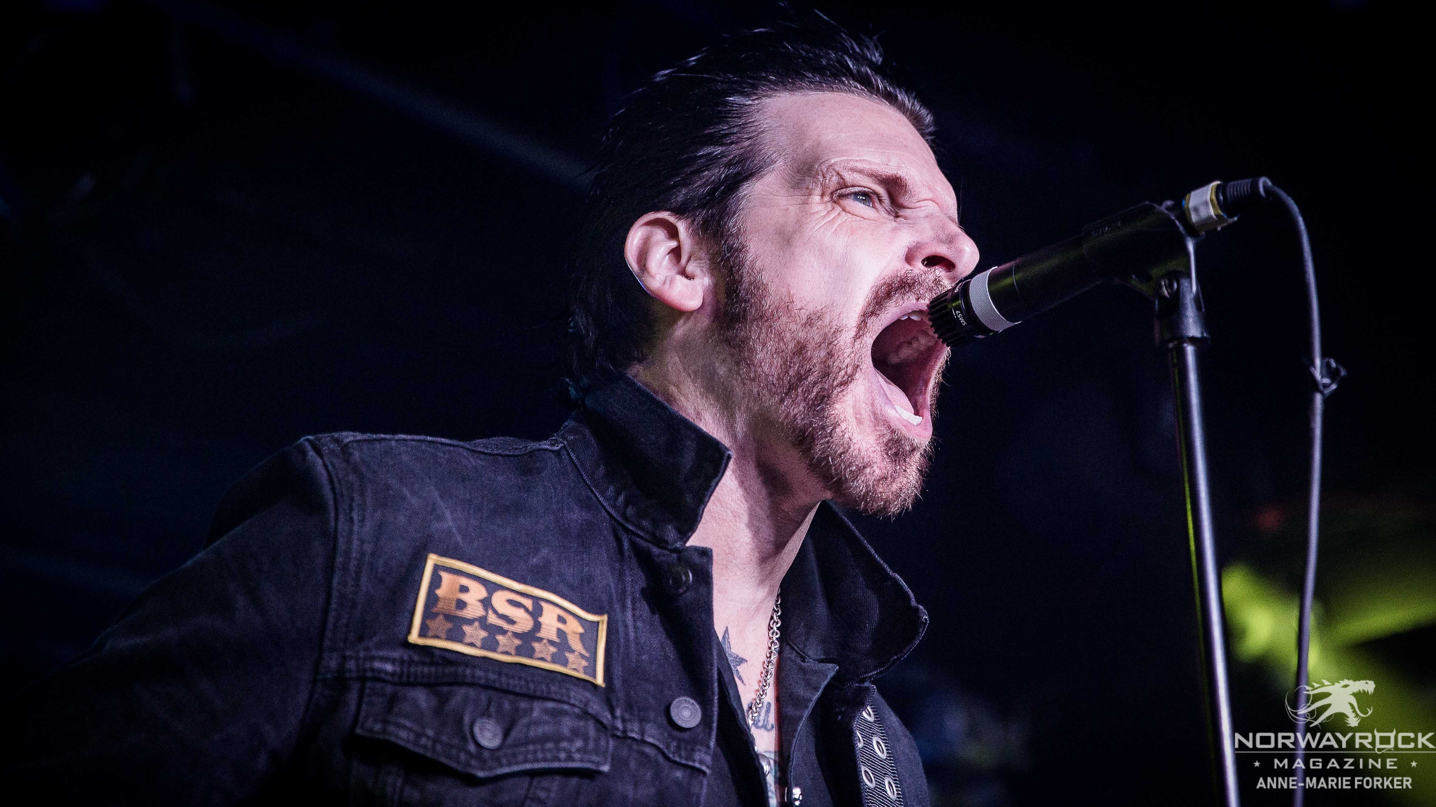 Ricky Warwick and the Fighting Hearts @ Sub89, Reading, England ...