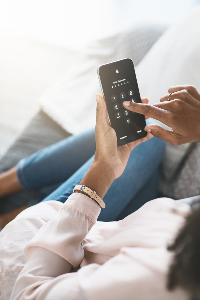 11 Early Signs Of A Controlling Man: Don't Miss Them! - Olubunmi Mabel