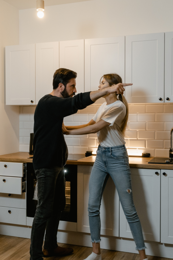 17 Signs of An Uncaring Husband - Olubunmi Mabel