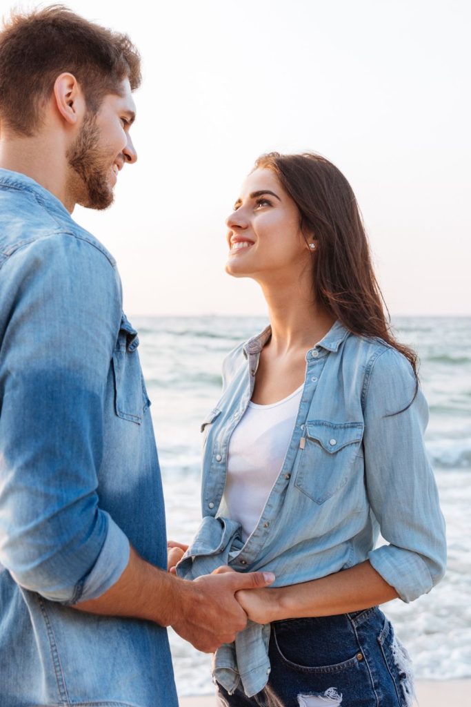 What Makes a Man Approach a Woman? 10 Irresistible Things - Olubunmi Mabel