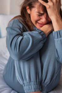 12 Signs Of An Emotionally Broken Woman - Olubunmi Mabel