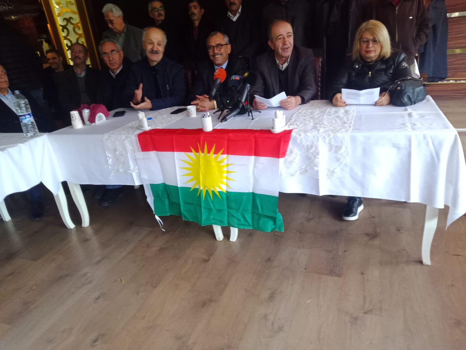 Partiyên Bakur: Ala Kurdistanê nirxekî netewî ye û nayê qedexekirin ...