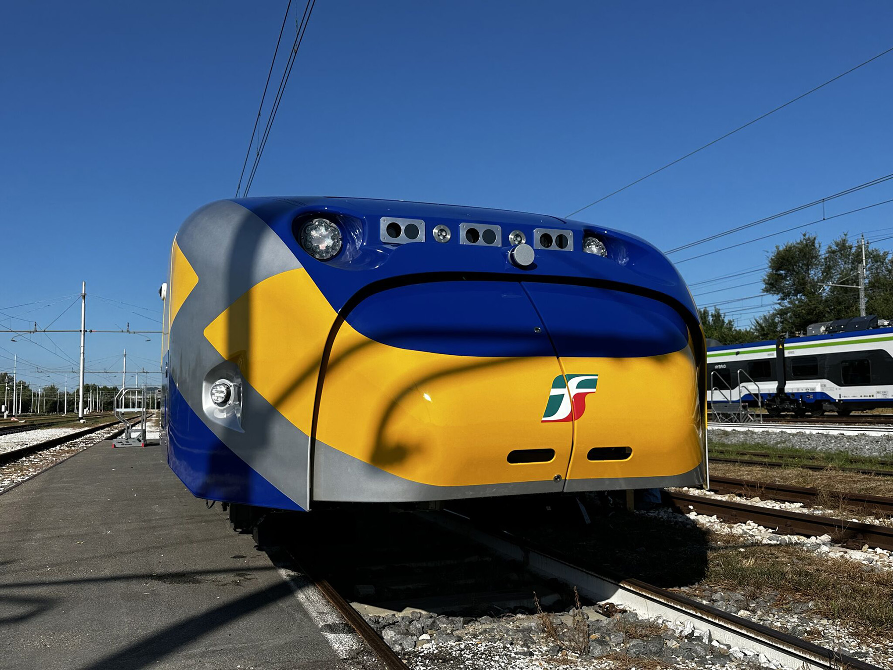 [FREE / passenger] URV: Italy’s new 200 km/h robot train – Railcolor News