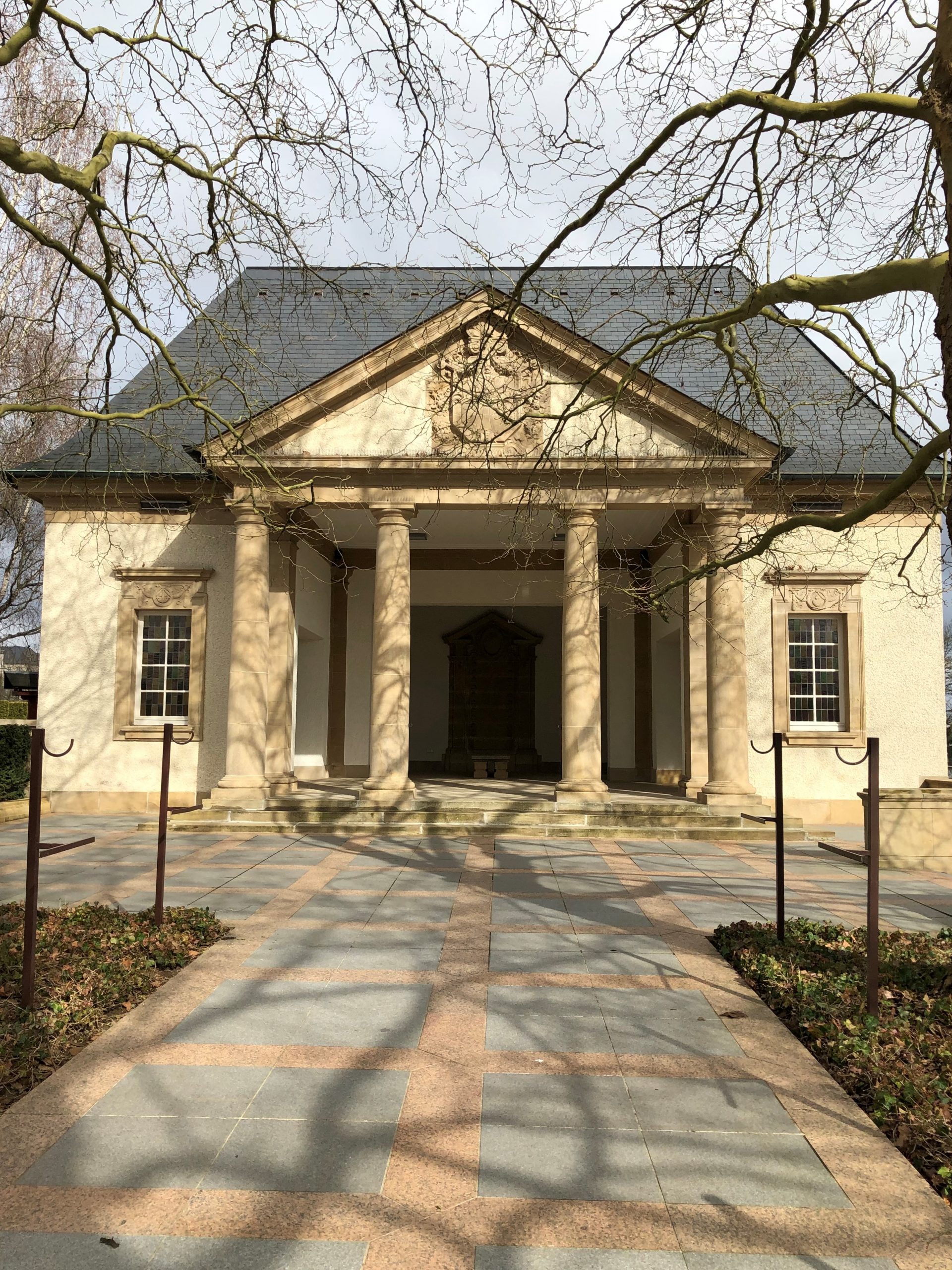 Cimetière Notre-Dame: un patrimoine funéraire protégé – Histoire Urbaine