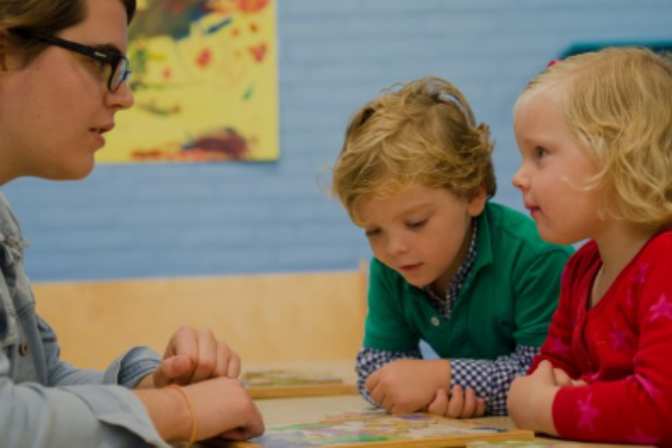 Leer- en ontwikkelingslijnen Jonge Kind Leer- en ontwikkelingslijnen Jonge Kind