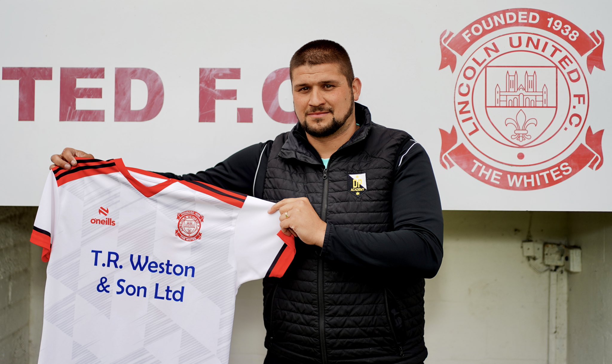 WATCH: Lincoln United’s Scott Hellewell on Three New Signings – The Linc