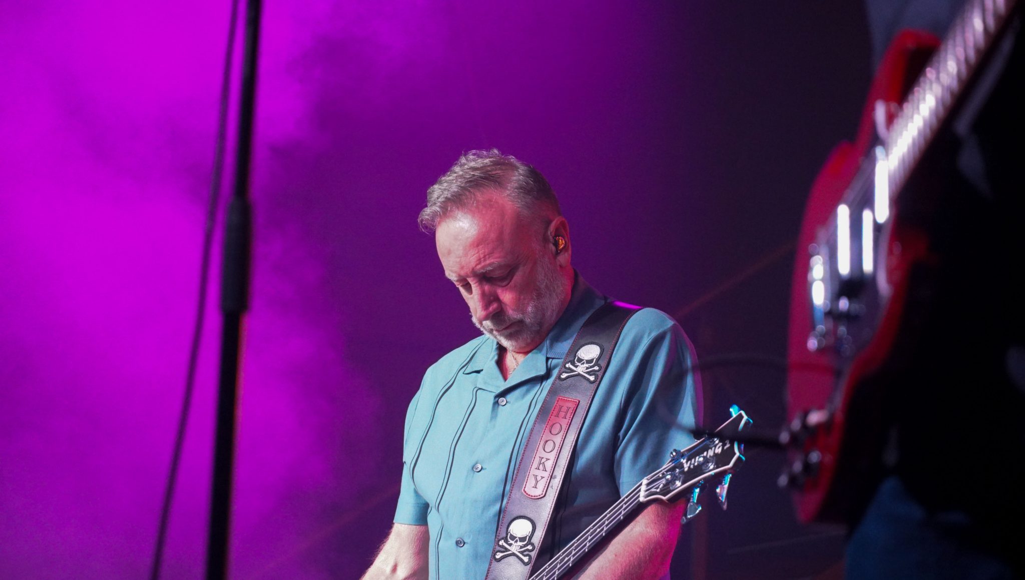 Review: Peter Hook and The Light Bring a Slow-Burning Climax at the Engine Shed – The Linc