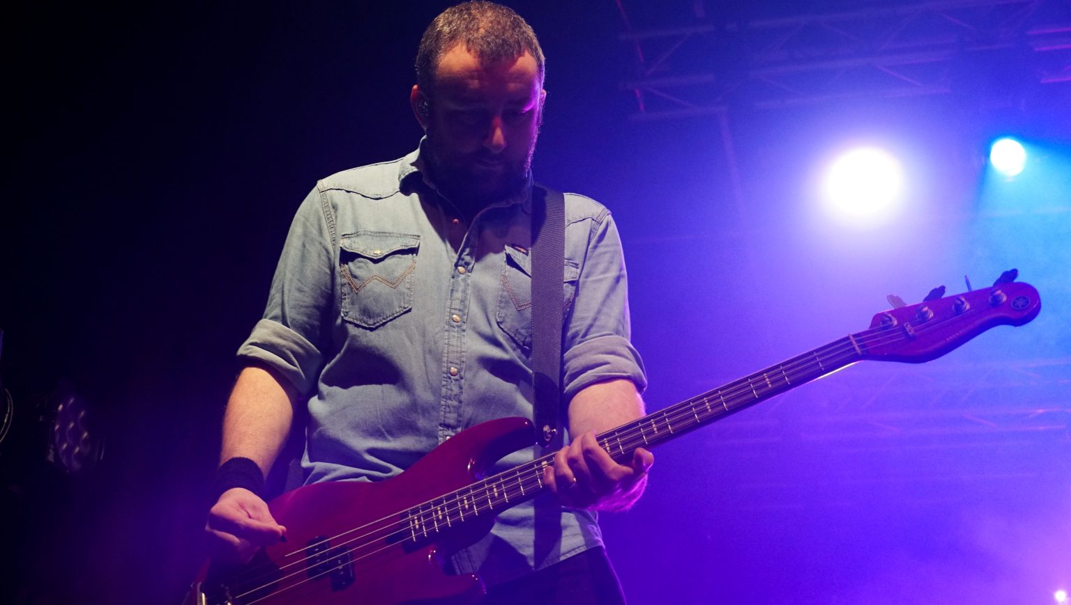 Review: Peter Hook and The Light Bring a Slow-Burning Climax at the Engine Shed – The Linc