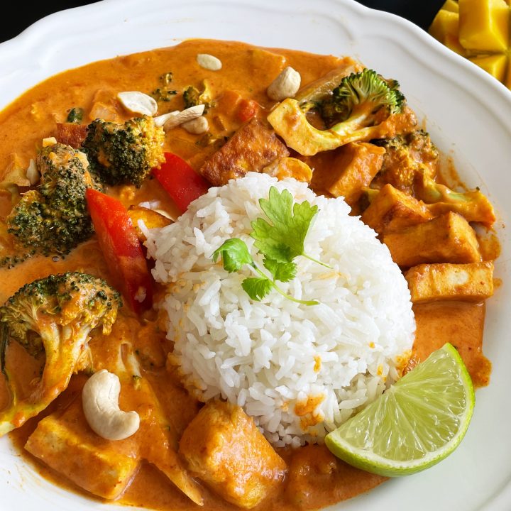 Thai Mango Coconut Curry - Veggie Anh