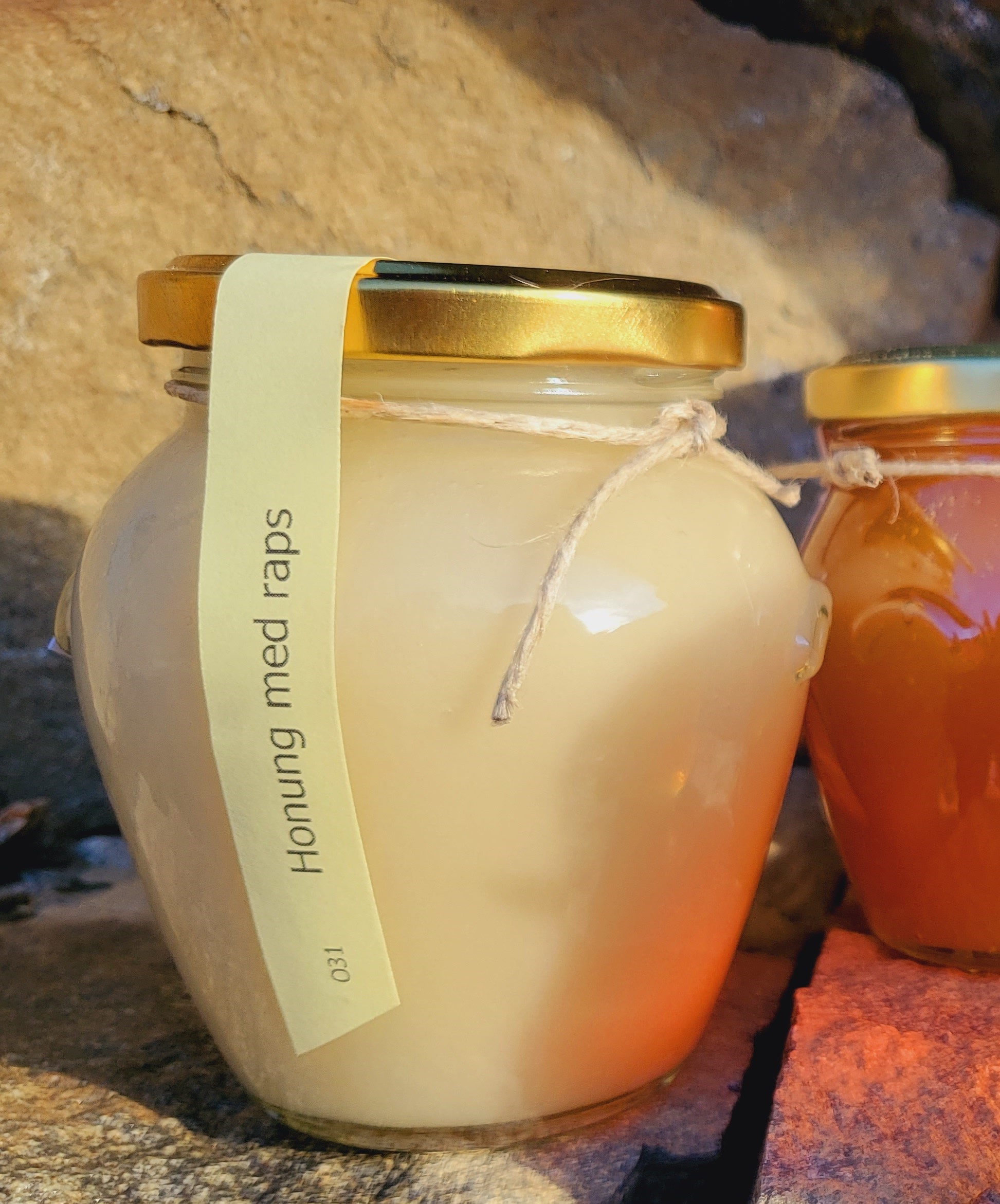 Honung från raps - Victoria och barnen honung