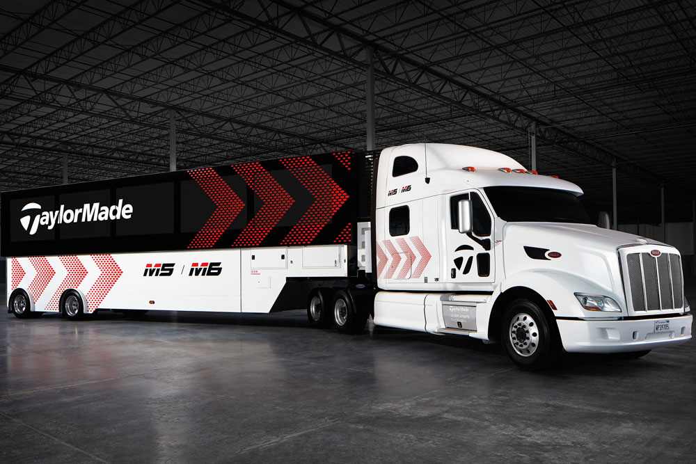 Kom med indenfor i TaylorMades nye imponerende Tour Truck - 19hul.dk - golf