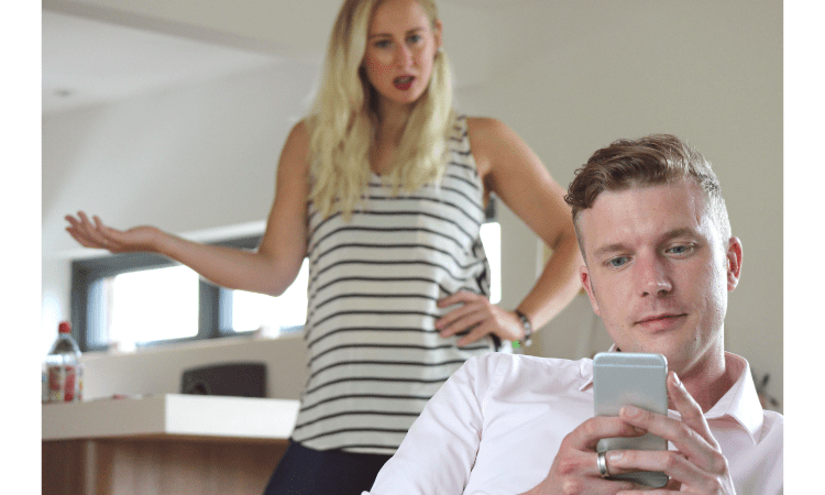 9 Body Language Signs That Mean Your Partner Is Cheating Aajkaakhbaar