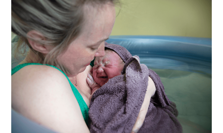 What Parents Need To Know About Water Births » AajKaAkhbaar.com