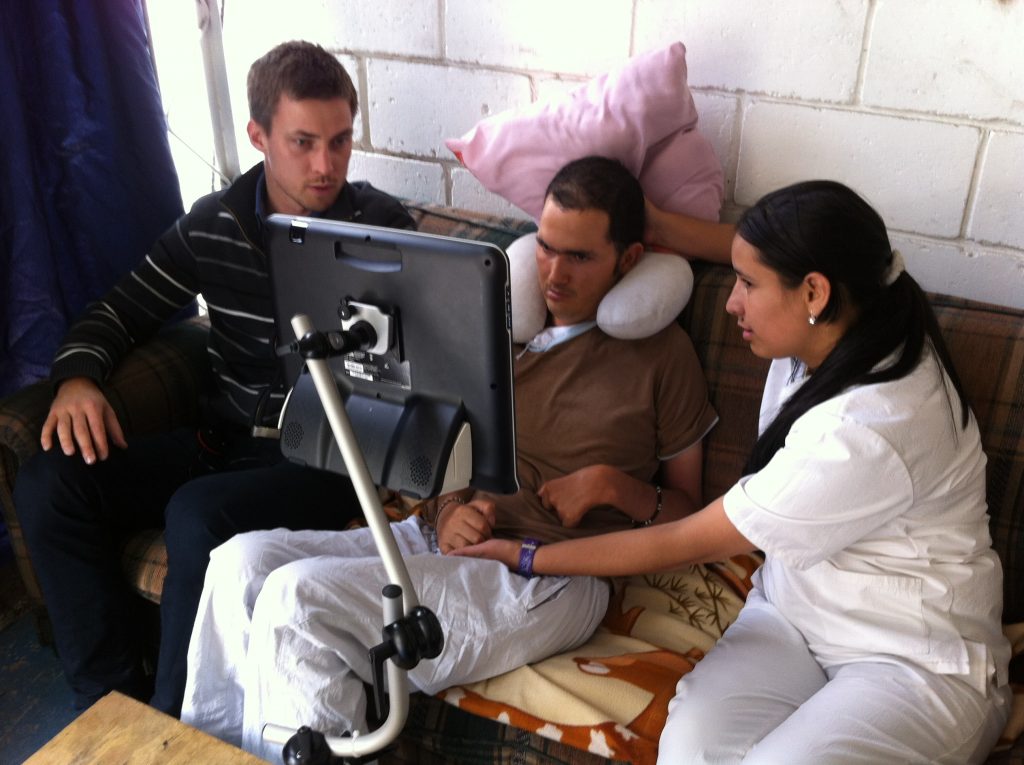 Comunicación Asistida por Seguimiento Ocular – Asistronic