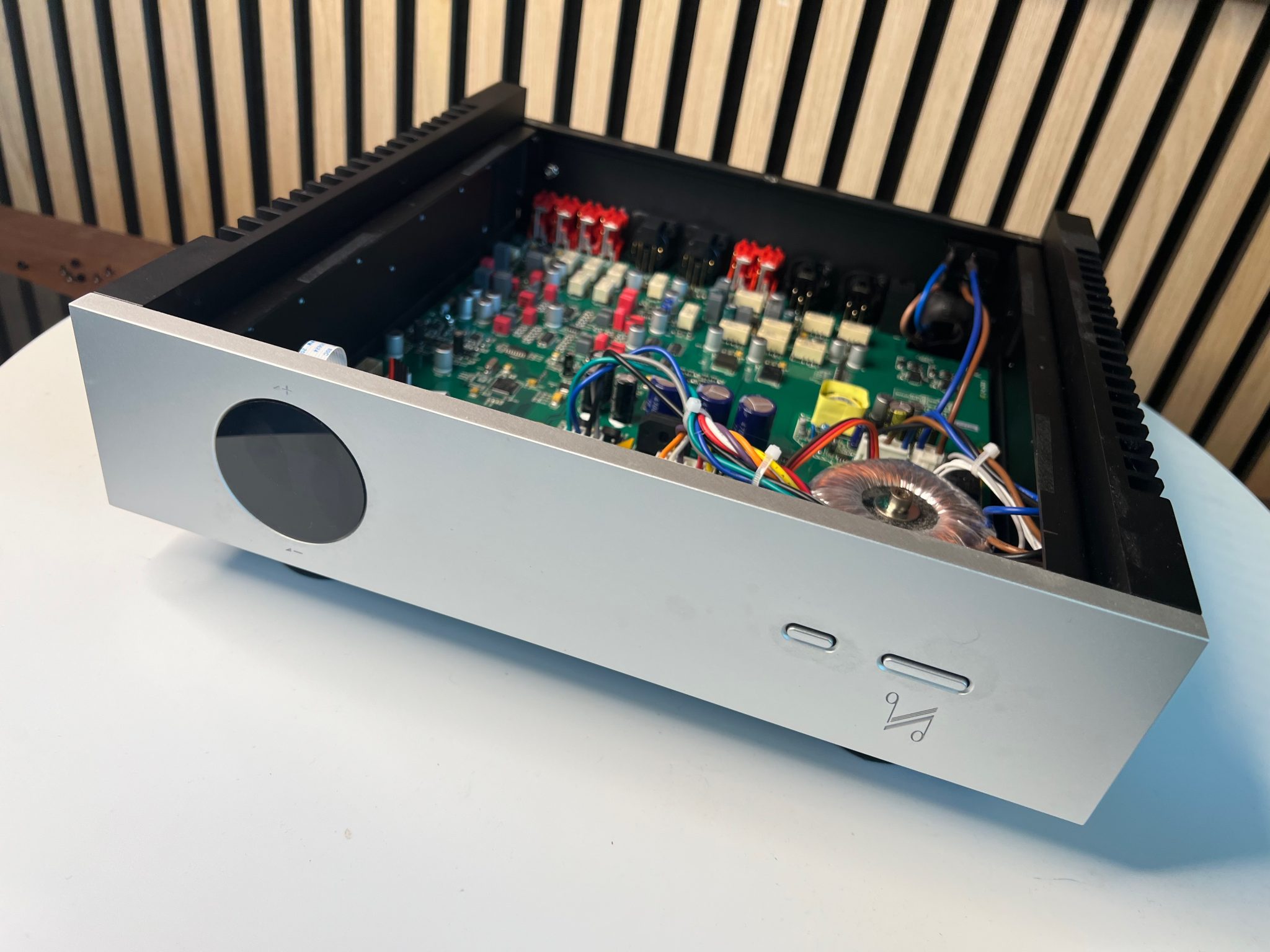 QUAD Artera PRE - Pictures, videos - Audiophiles.eu