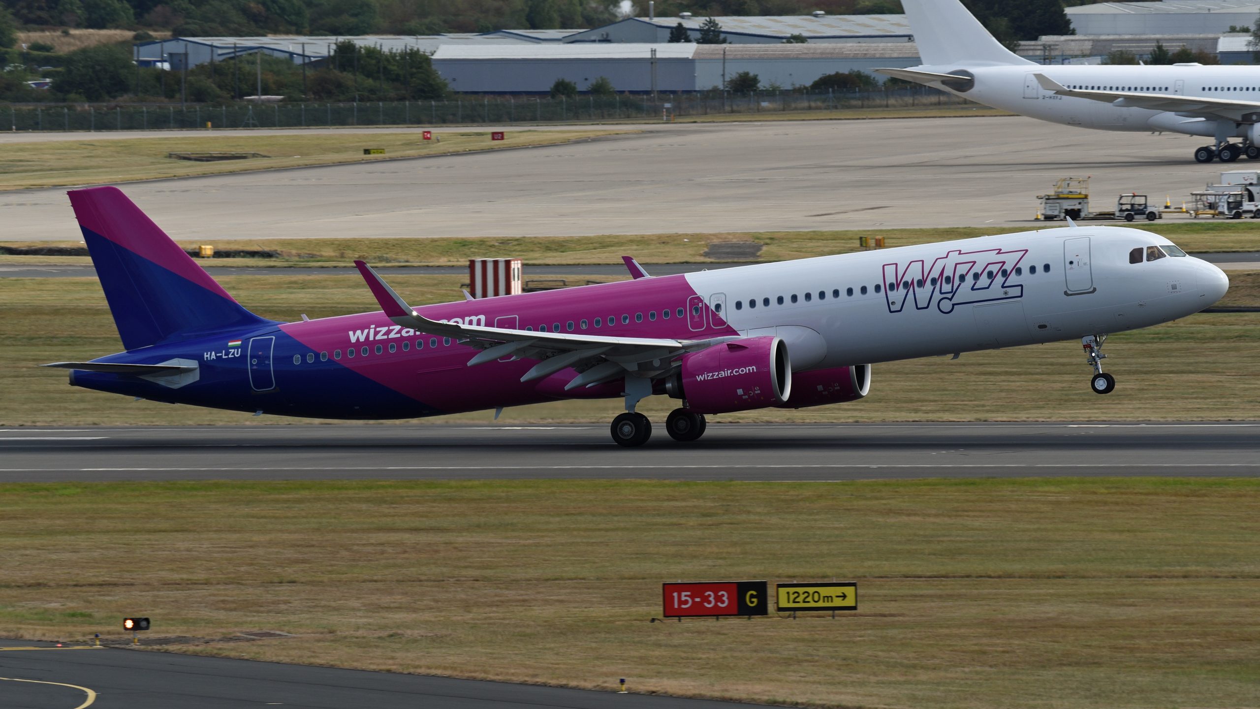 Birmingham Airport Movements 22/08/2022 | The Alternative BHX website