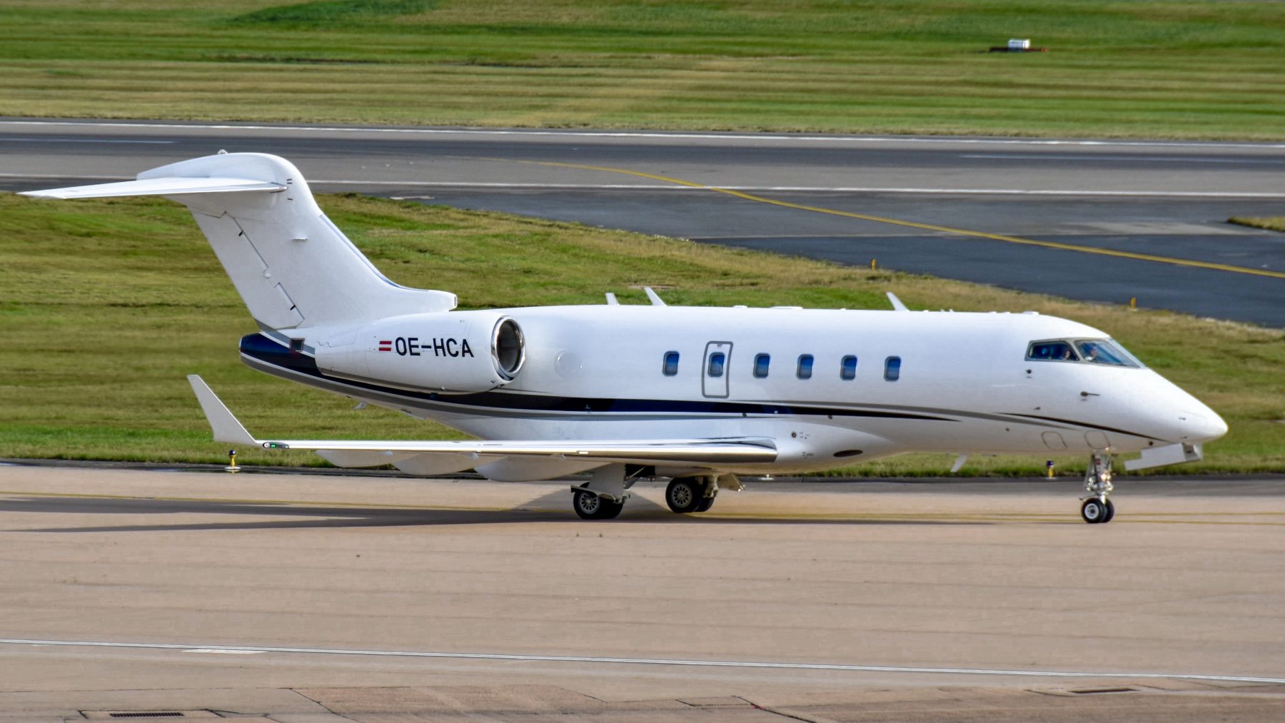 OE-HCA Challenger 300 Avag Air Gmbh - The Alternative BHX website