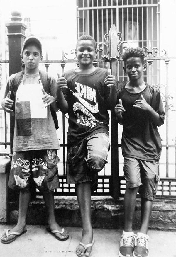 CASSIA XAVIER & GUSTAVO FALQUEIRO / Brasil – Box Camera Now