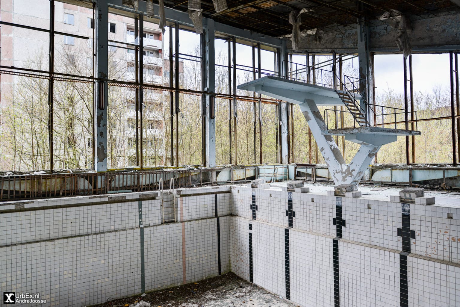 Pripyat Swimming Pool Azure - Chernobyl 35 years later
