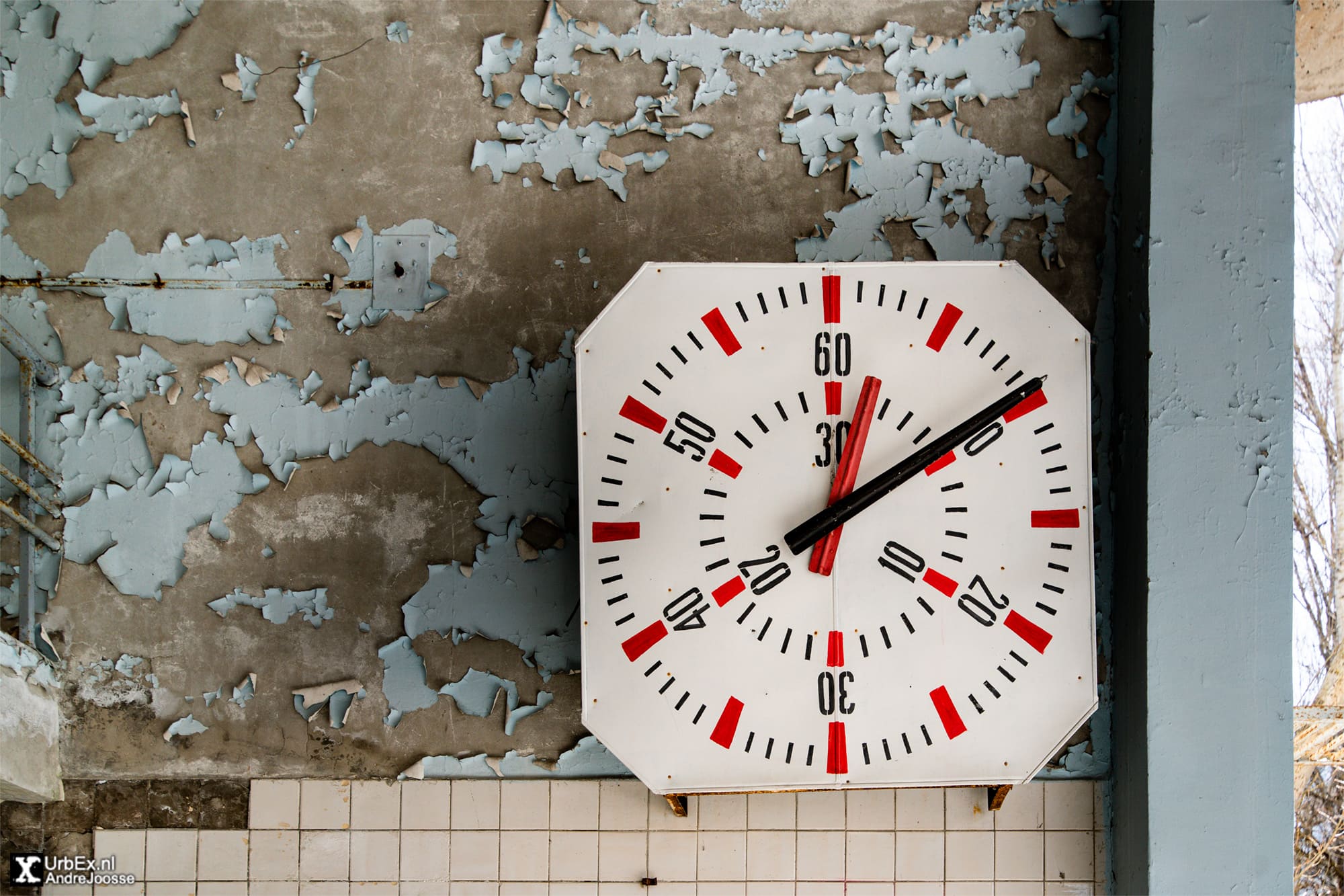 Pripyat Swimming Pool Azure - Chernobyl 35 years later