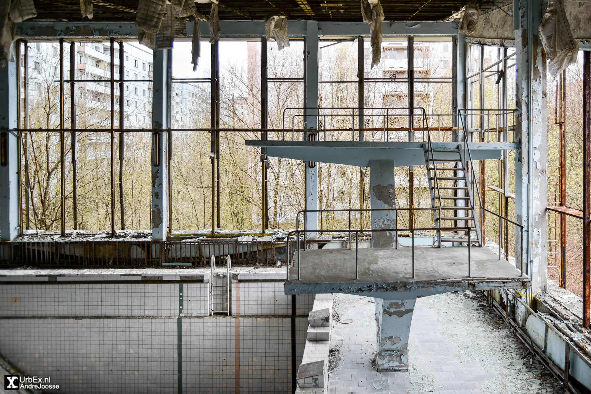 Pripyat Swimming Pool Azure - Chernobyl 35 years later