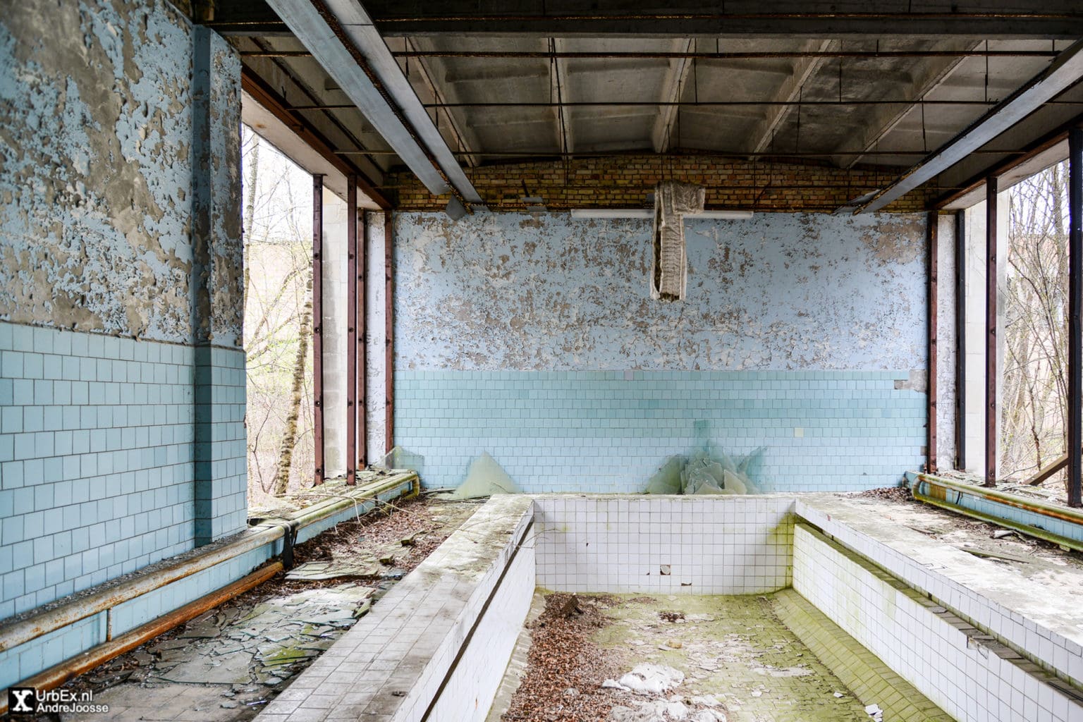 Pripyat Swimming Pool Azure - Chernobyl 35 years later