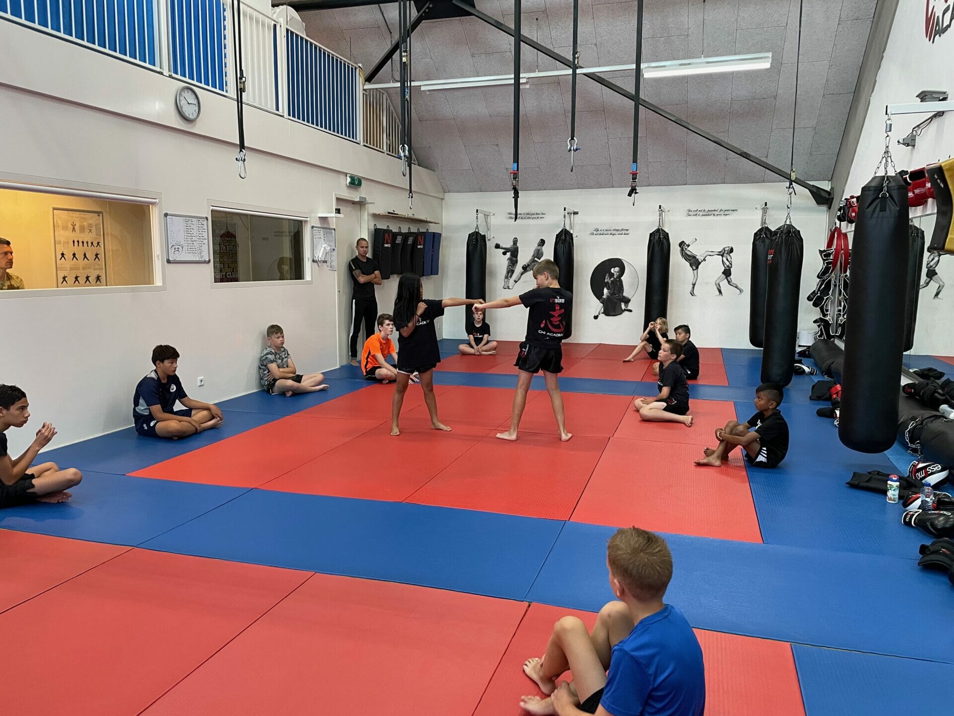 Kicken met kinderen: de voordelen van kickboksen voor kinderen | Chi ...