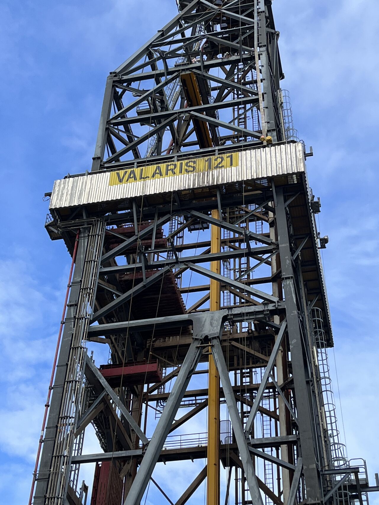 Clarus Installs Starlink Maritime on Valaris 121 - Clarus Networks