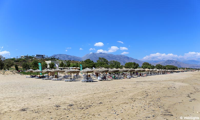 Episkopi beach - mountains in the background | Crete Beaches